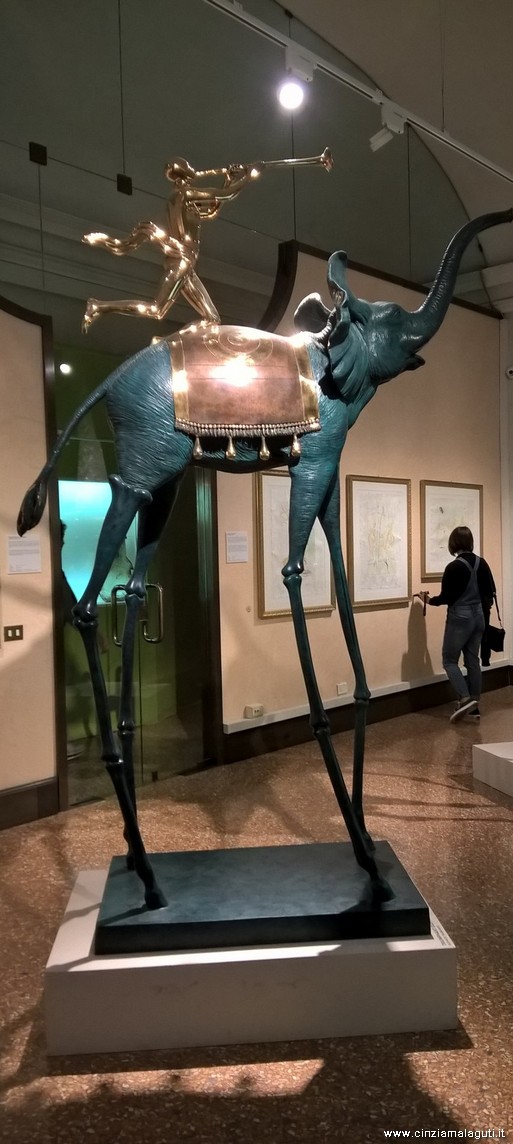 Salvador Dalì, Triumphant Elephant - Esperienziando Vitae